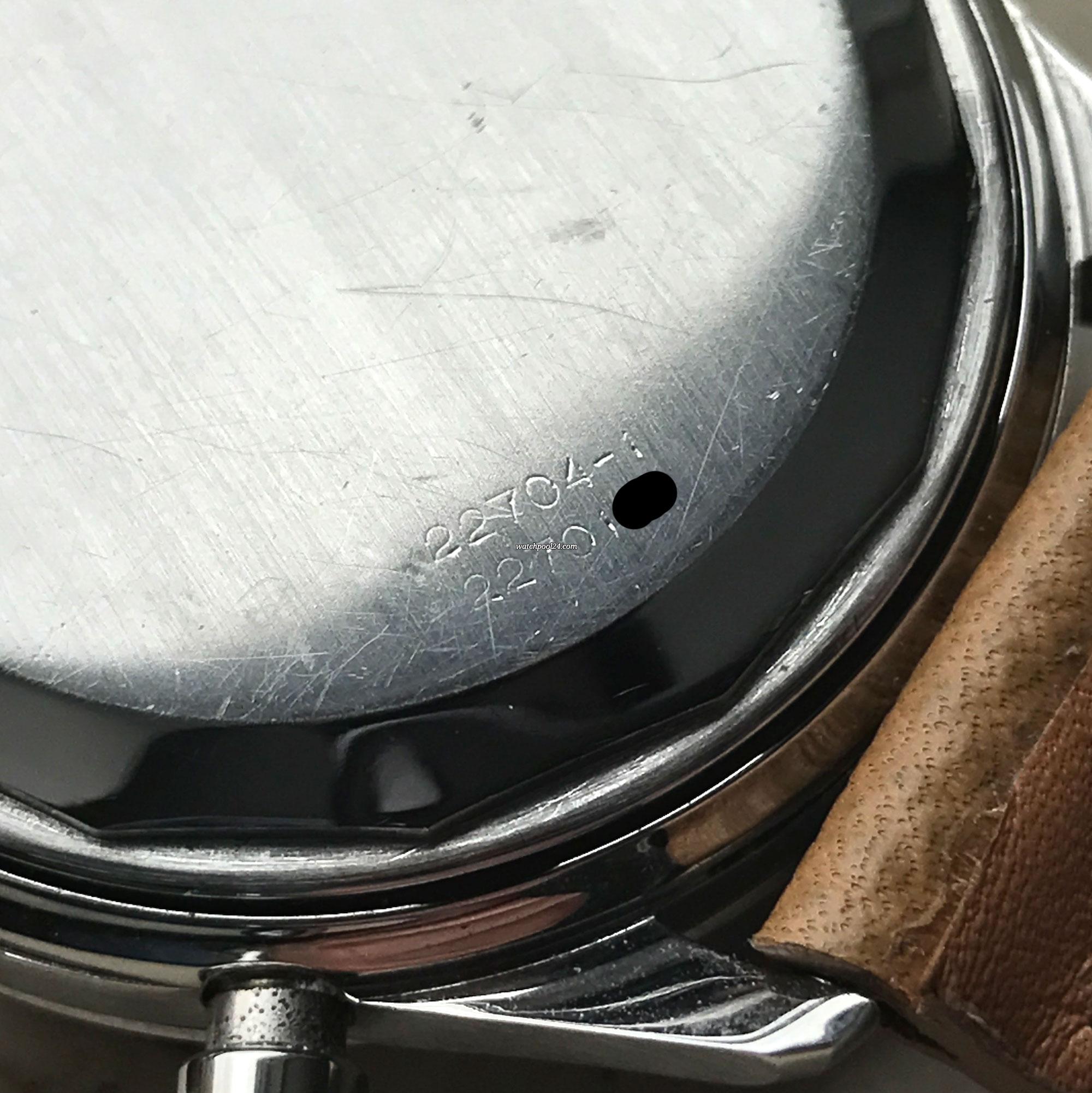 Vintage Universal Genève Compax 22704-1 Big Size sold on watchPool24