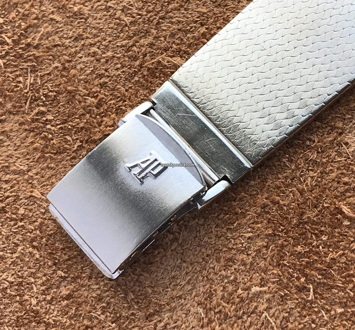 Vintage Audemars Piguet Ellipse Diamond Dial sold on watchPool24