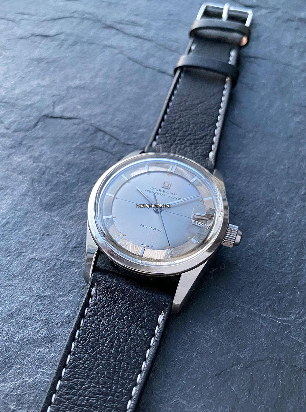 Vintage Universal Genève Polerouter Super 869112/03 sold on watchPool24