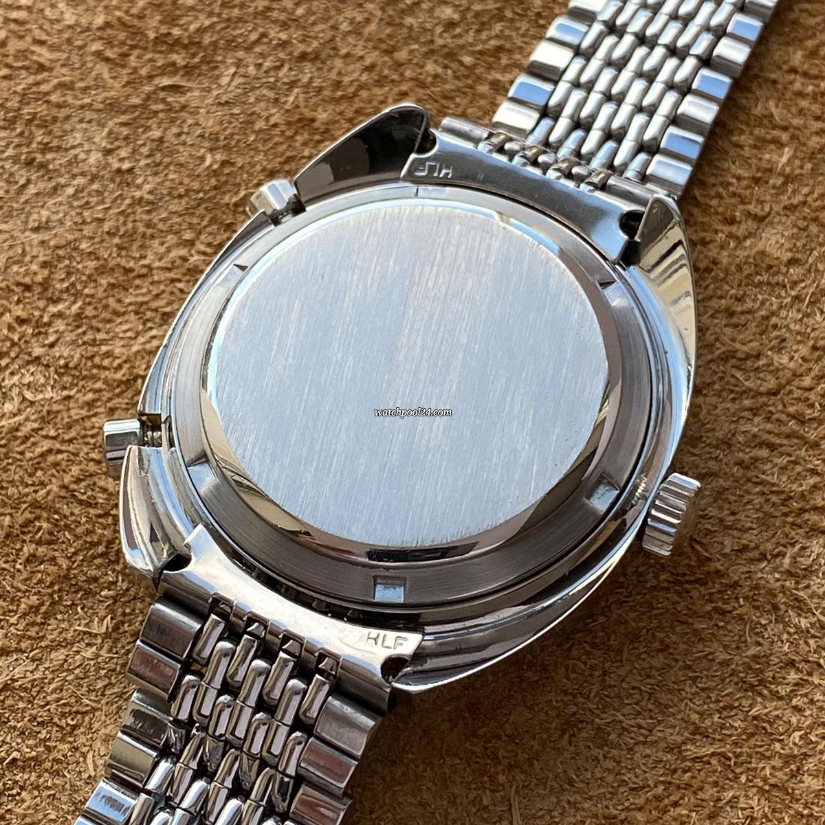 Vintage Heuer Autavia 1163 Ridged Markers Derek Bell sold on watchPool24