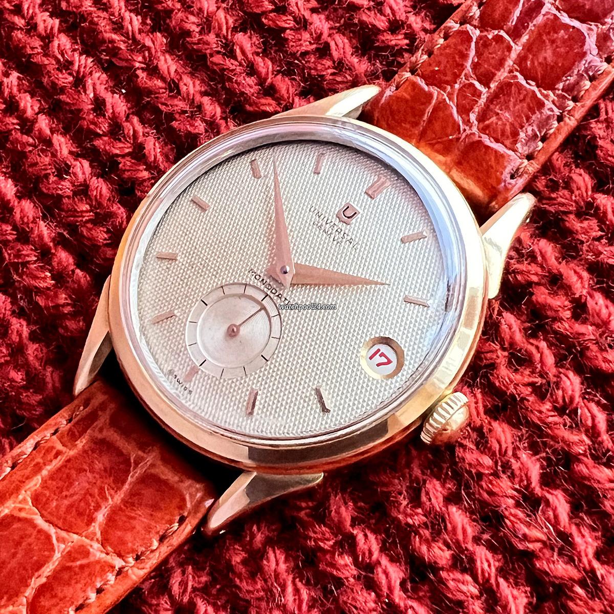 Vintage Universal Genève Monodatic 100105 Waffle Dial sold on watchPool24