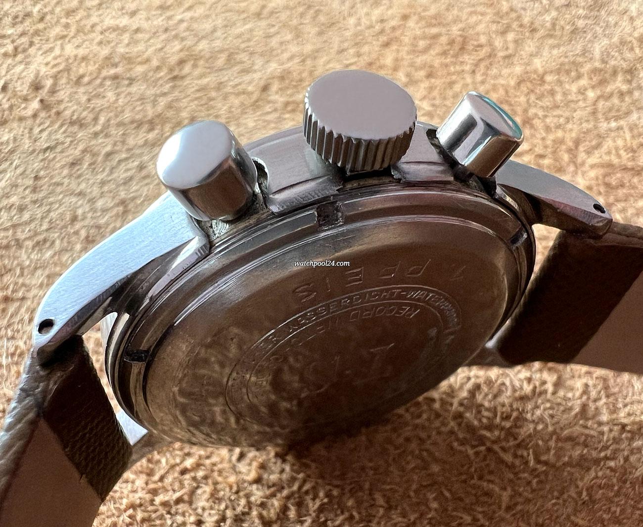 Vintage Record Genève Sport - 1940s Chrono sold on watchPool24